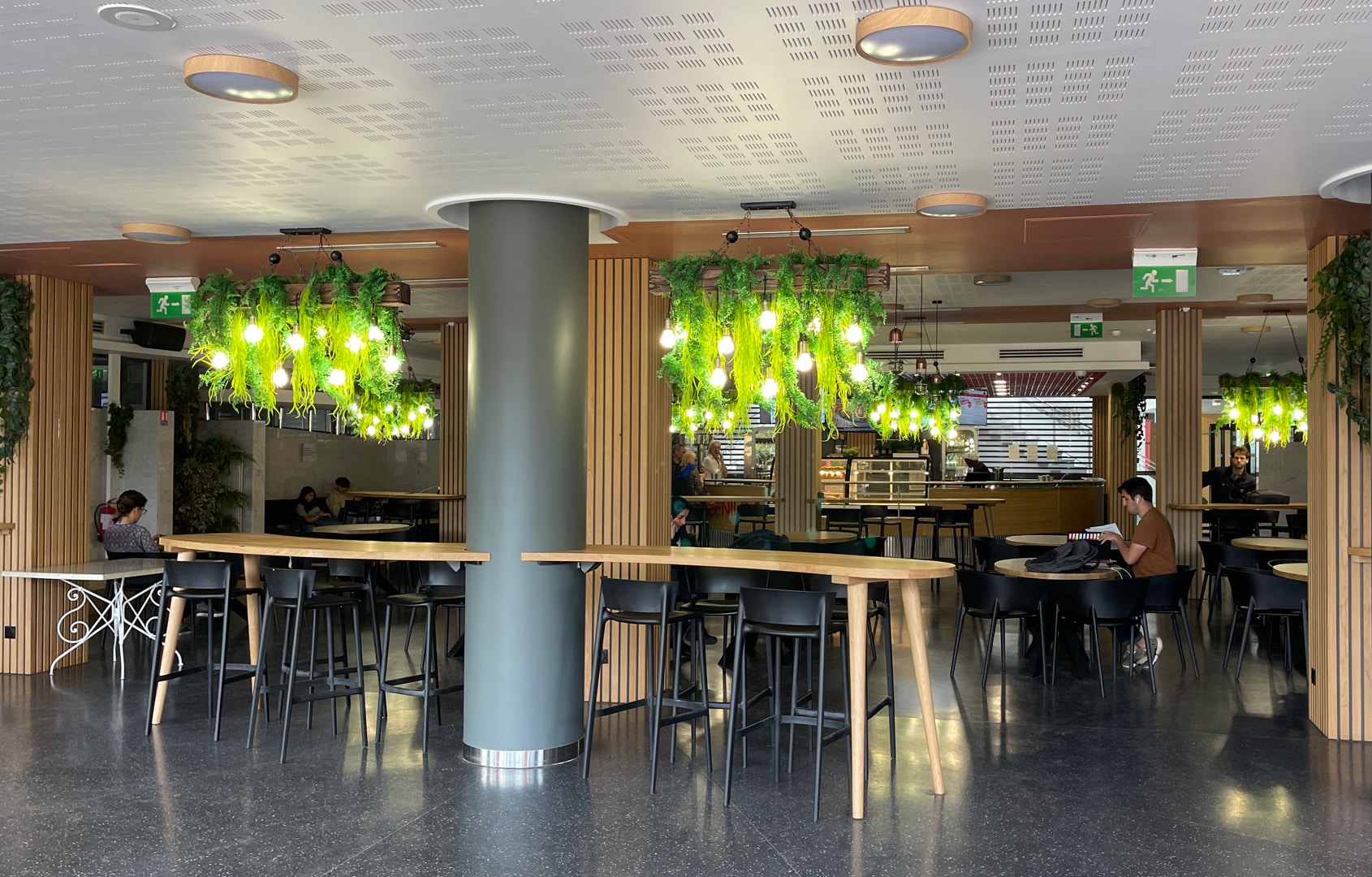 Vos points de restauration ouverts pendant les vacances d’été - Crous Versailles